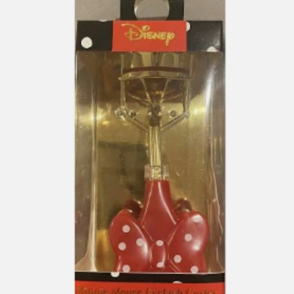 Disney | Makeup | Minnie Mouse Eyelash Curler Exclusive | Poshmark